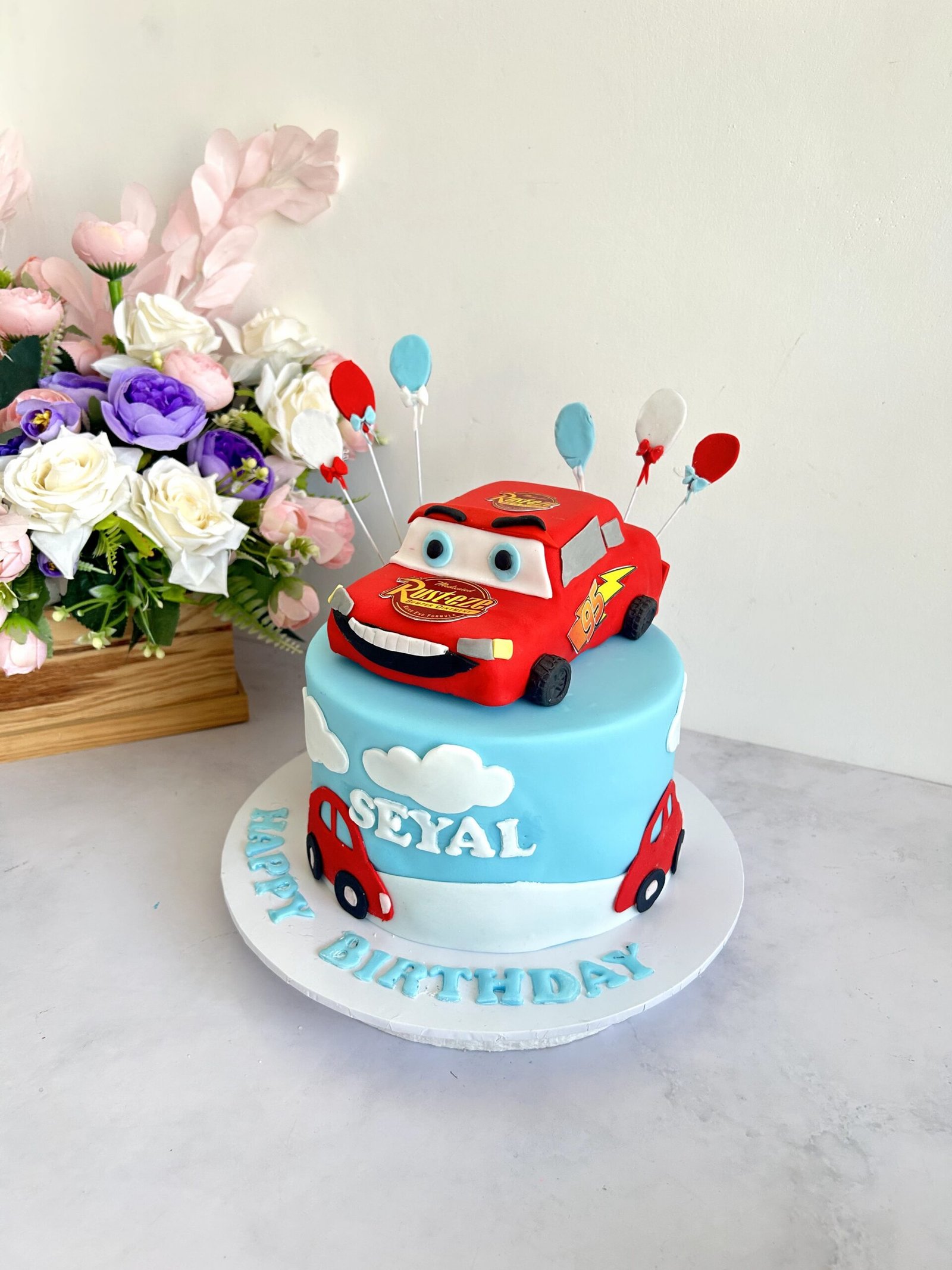 Lightening McQueen Cake - Cake Villa